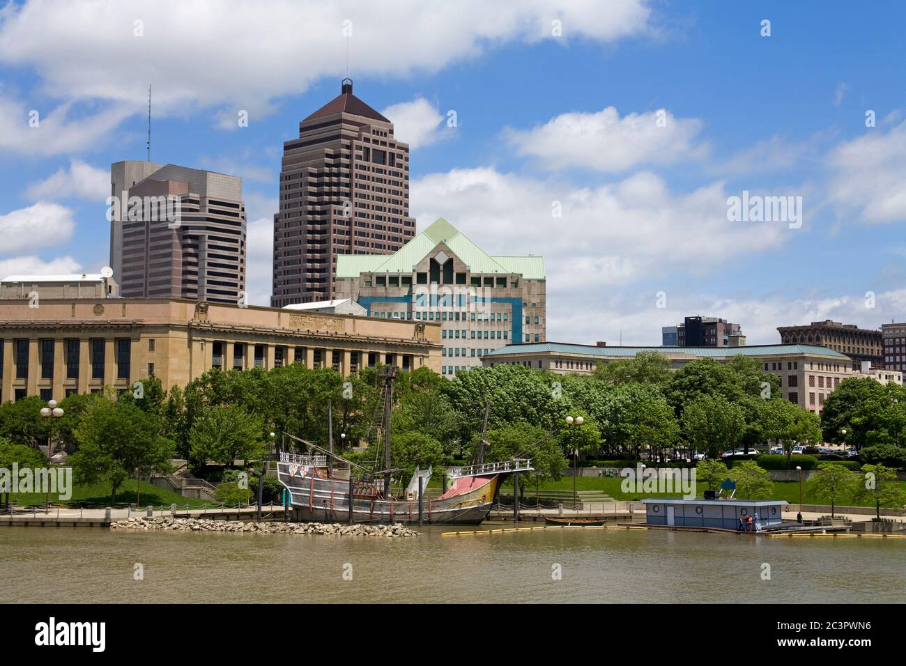 Columbus skyline & the Scioto River,Ohio,USA Stock Photo - Alamy