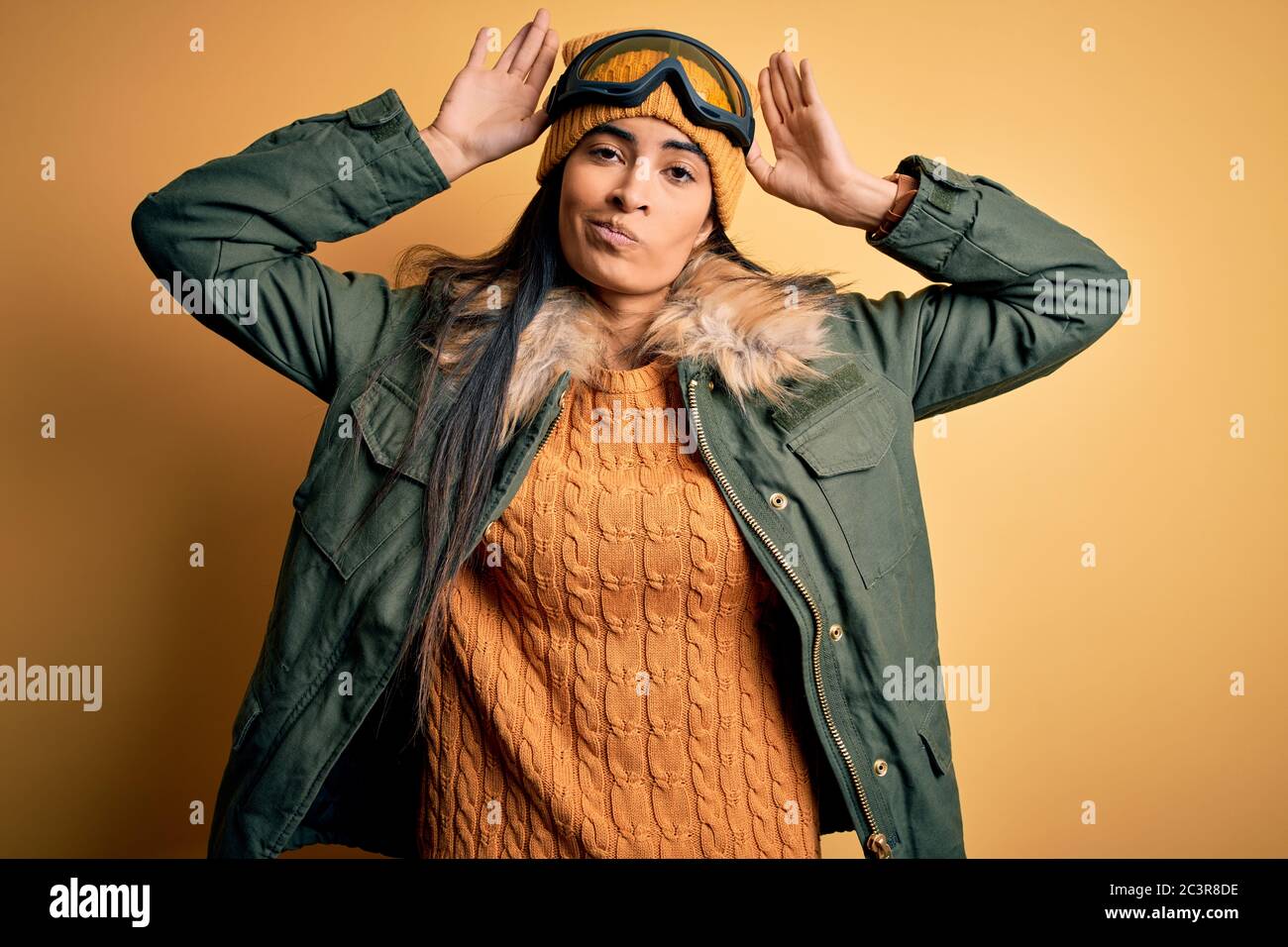 Snow bunny woman hi-res stock photography and images - Alamy