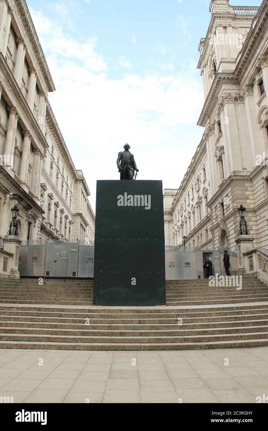 The Statue Robert Clive is boarded up following vandalism from previous ...