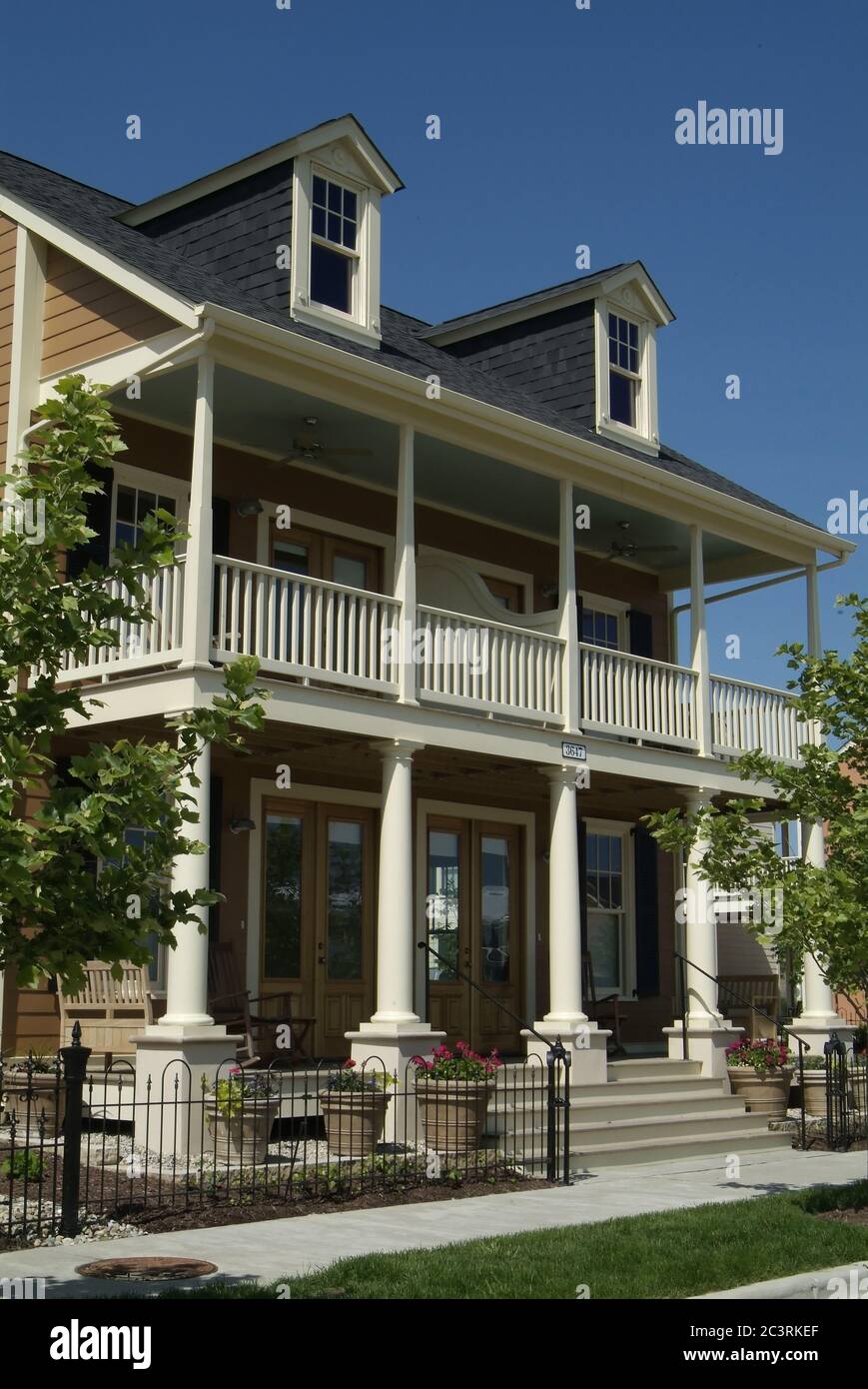 ST. CHARLES, UNITED STATES - Dec 23, 2008: exterior photo of a large ...