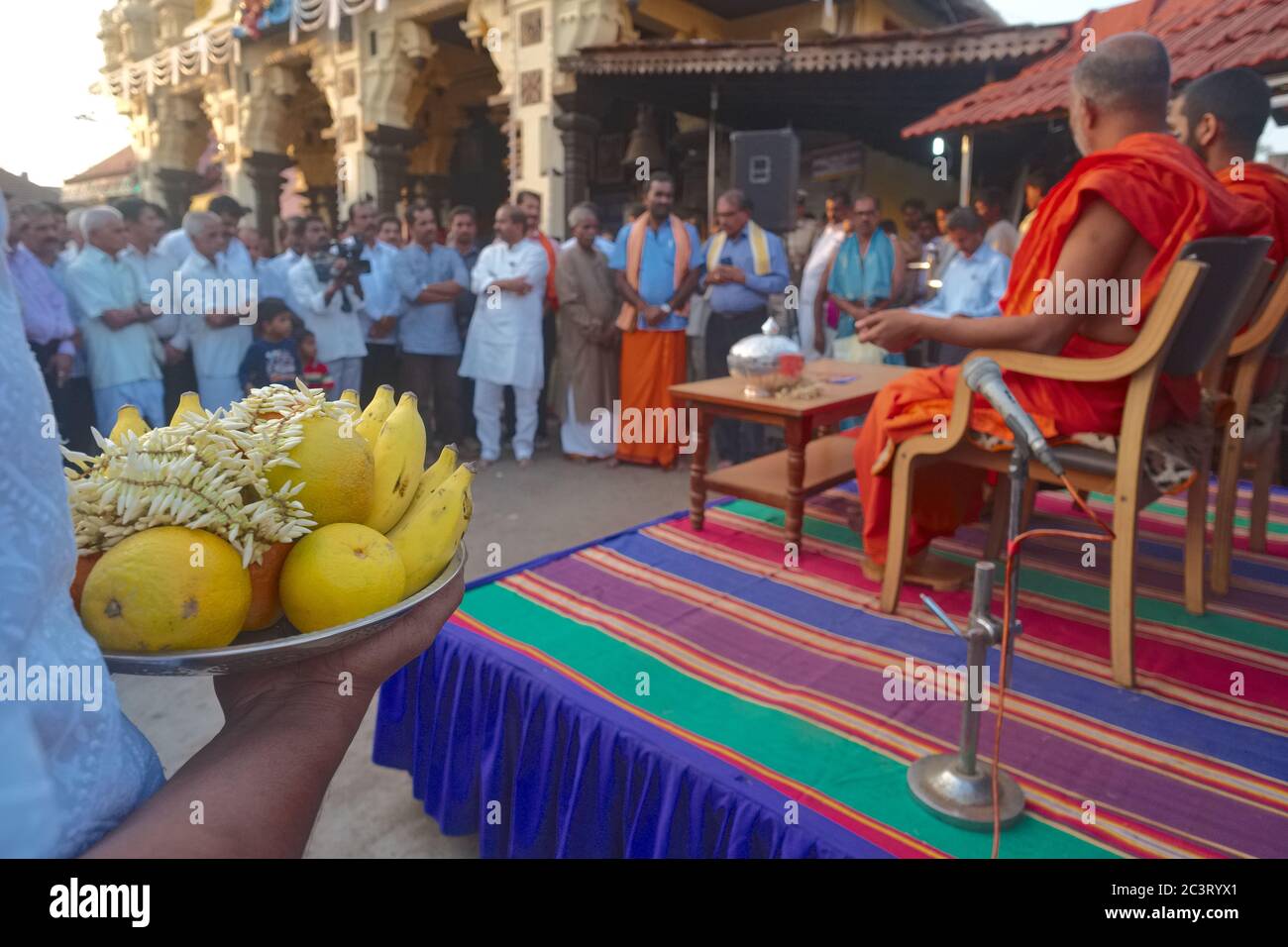 Hindu priests (r) giving a lecture at Balkrishna Temple, Udipi (Udupi ...