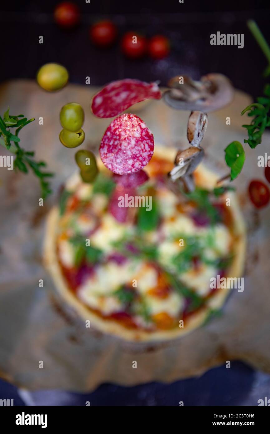 overhead top view of pizza cooking Stock Photo - Alamy