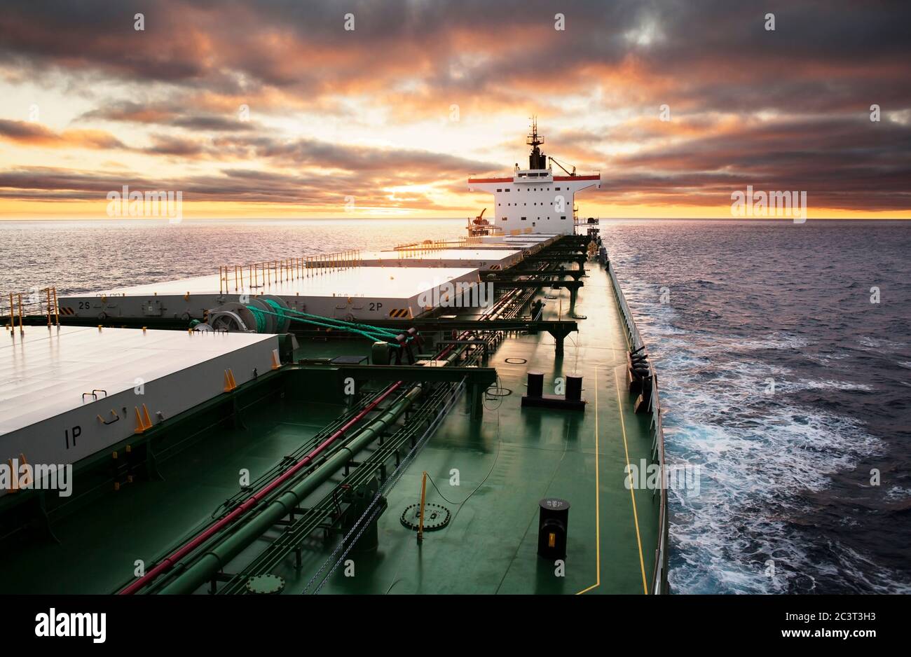 Bulk cargo green shipping hi-res stock photography and images - Alamy