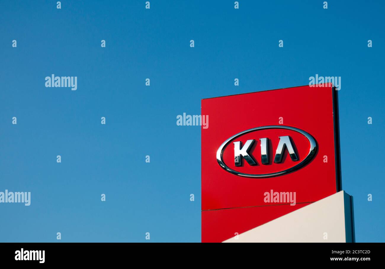 A Kia garage sign, UK Stock Photo - Alamy