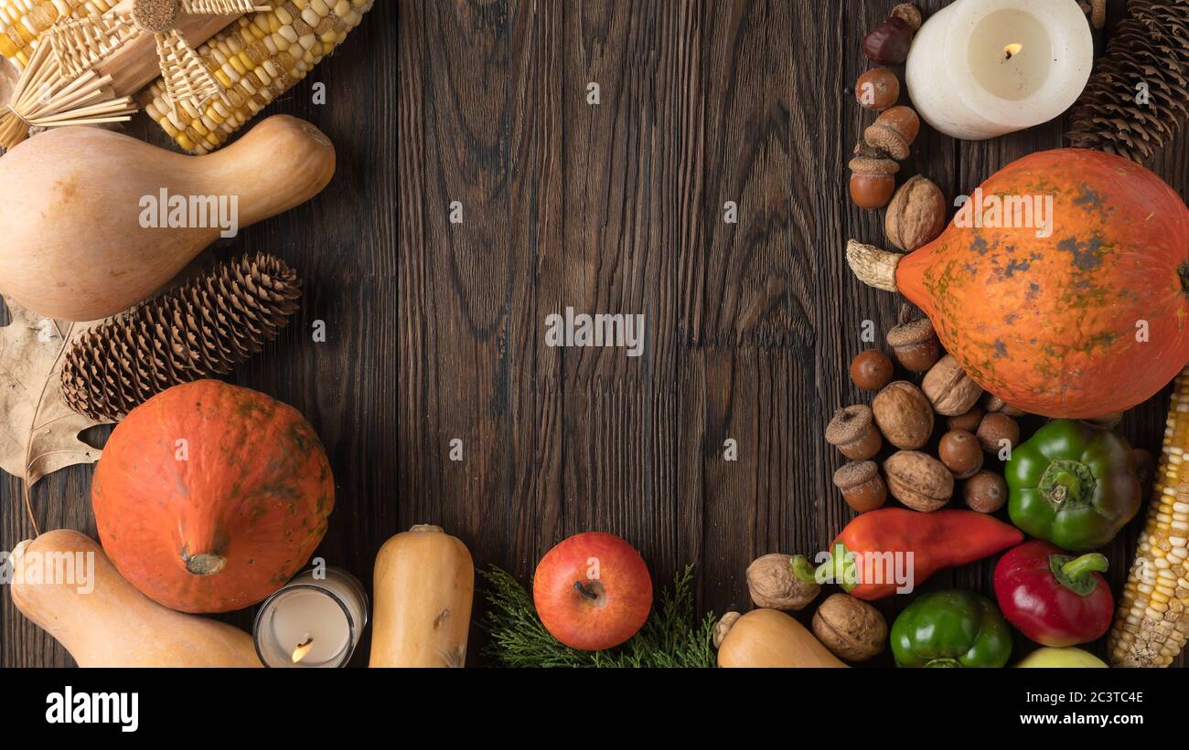Thanksgiving dinner table flat hi-res stock photography and images - Alamy