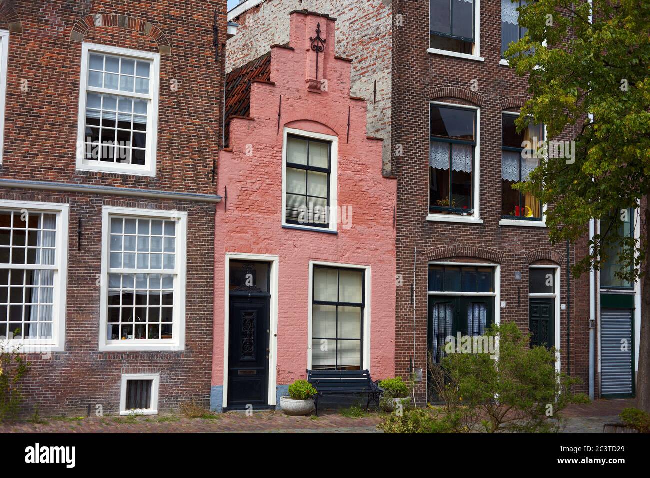 Small house in Leiden, the Netherlands Stock Photo - Alamy