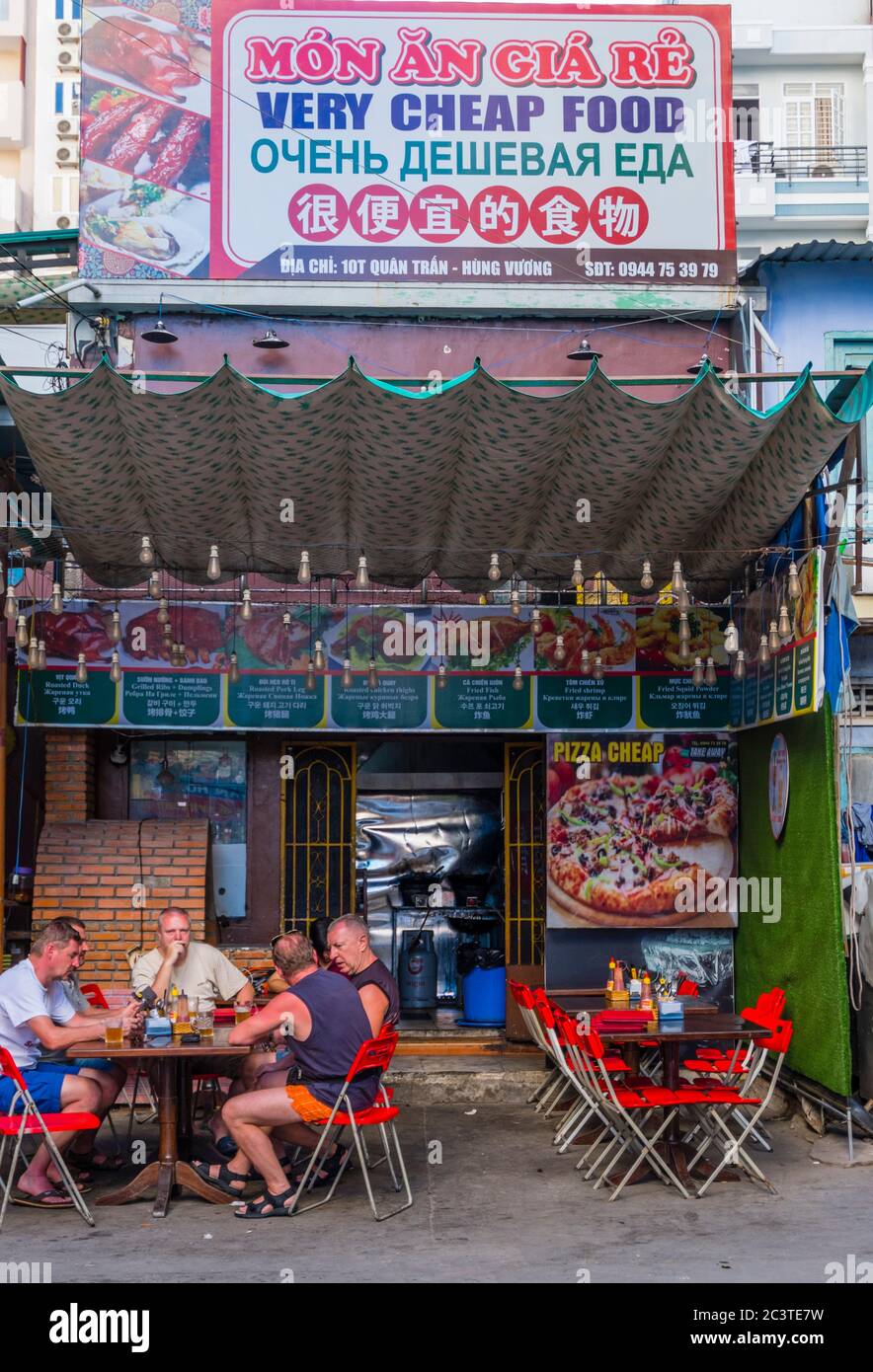 Vietnamese food sign hi-res stock photography and images - Alamy