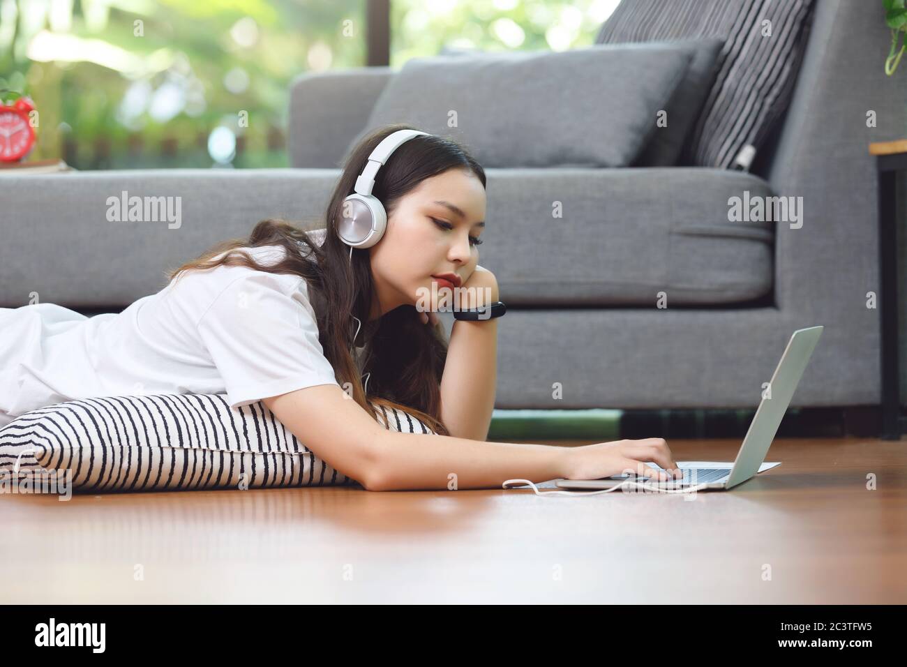 Boring distance learning asian student hi-res stock photography and ...