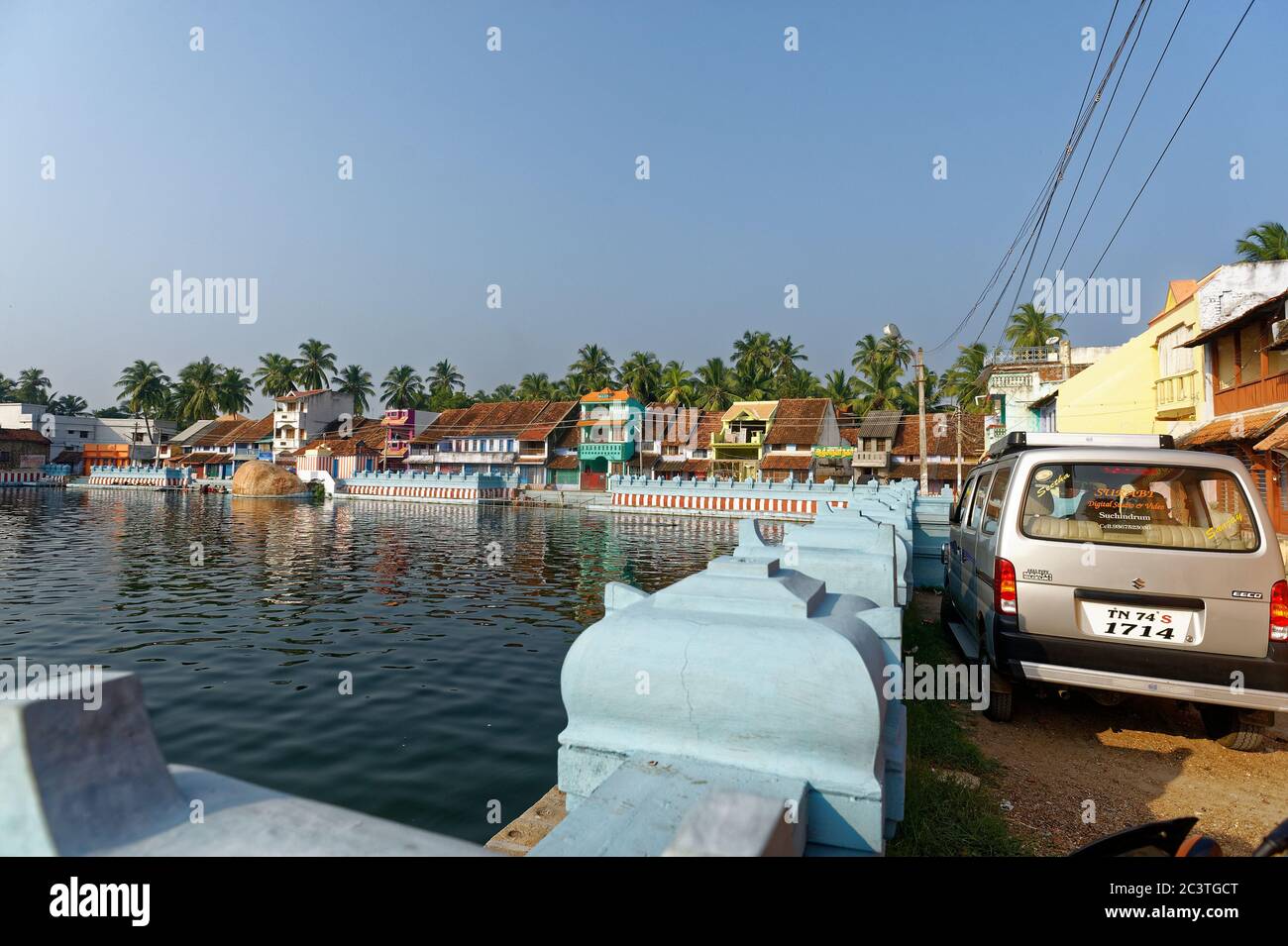 Parking place near temples Lake Stock Photo - Alamy