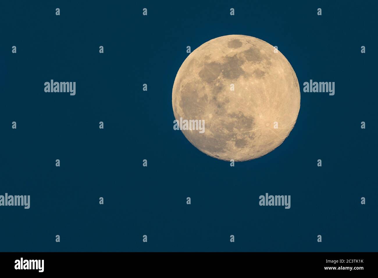 Full moon 2019 hi-res stock photography and images - Alamy