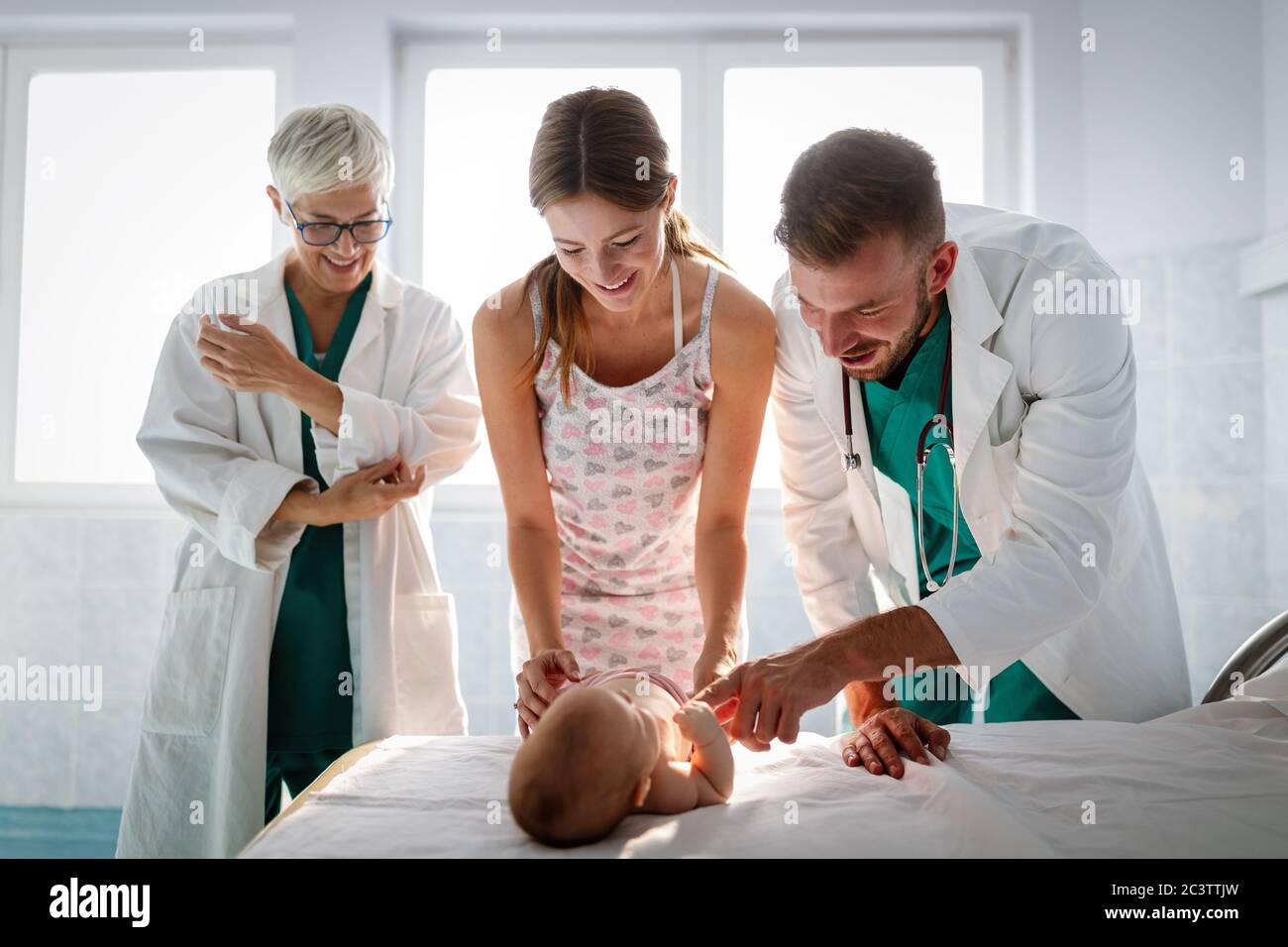 Baby at doctors hi-res stock photography and images - Alamy