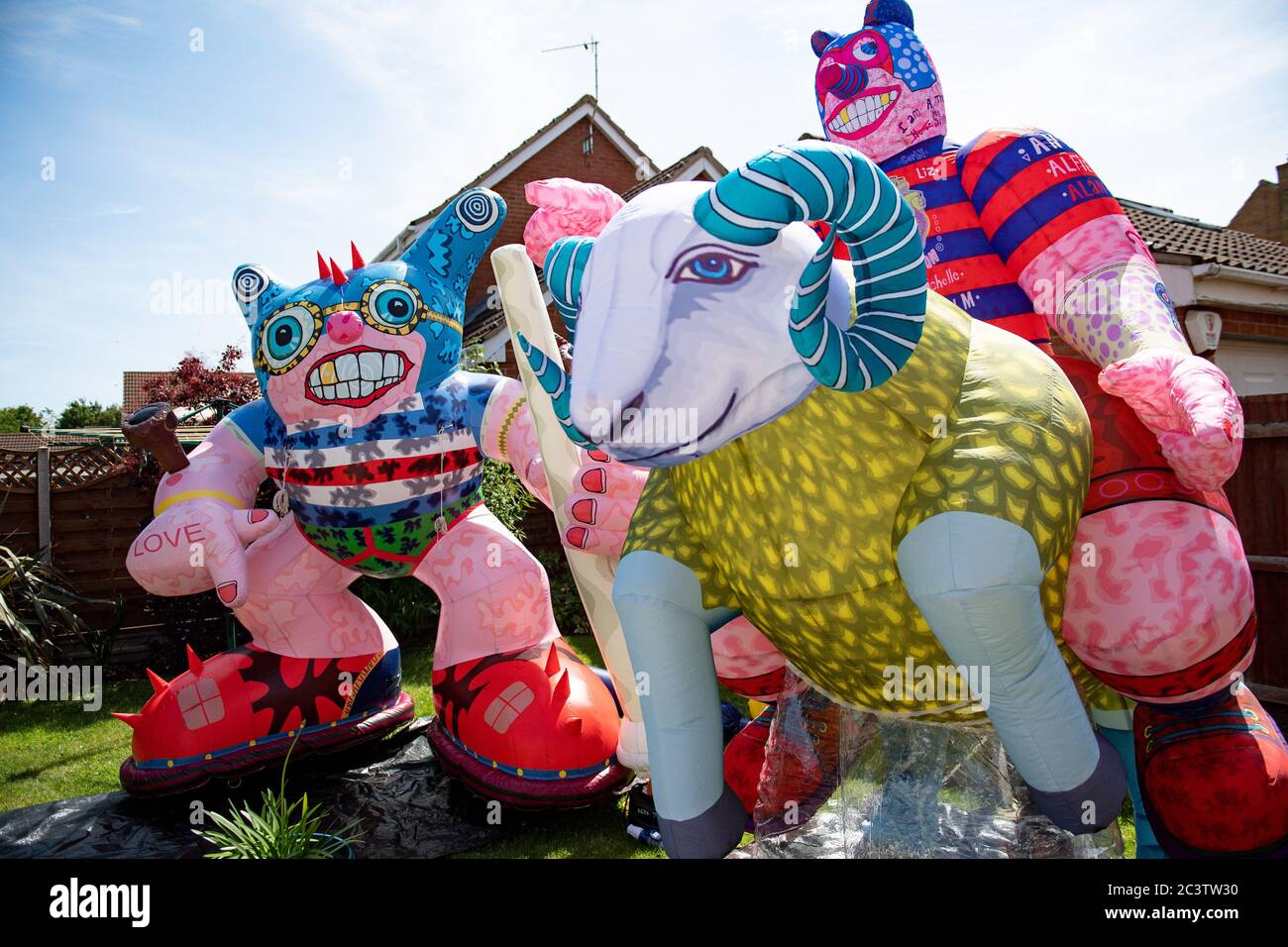 Disabled artist jason wilsher mills hi-res stock photography and images ...