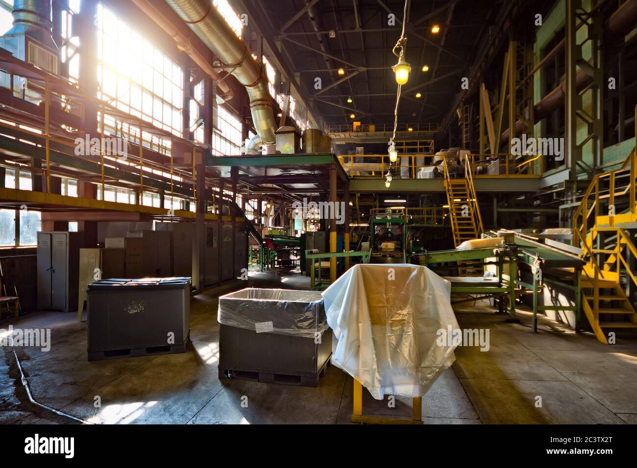 Piping chemical plant hi-res stock photography and images - Alamy