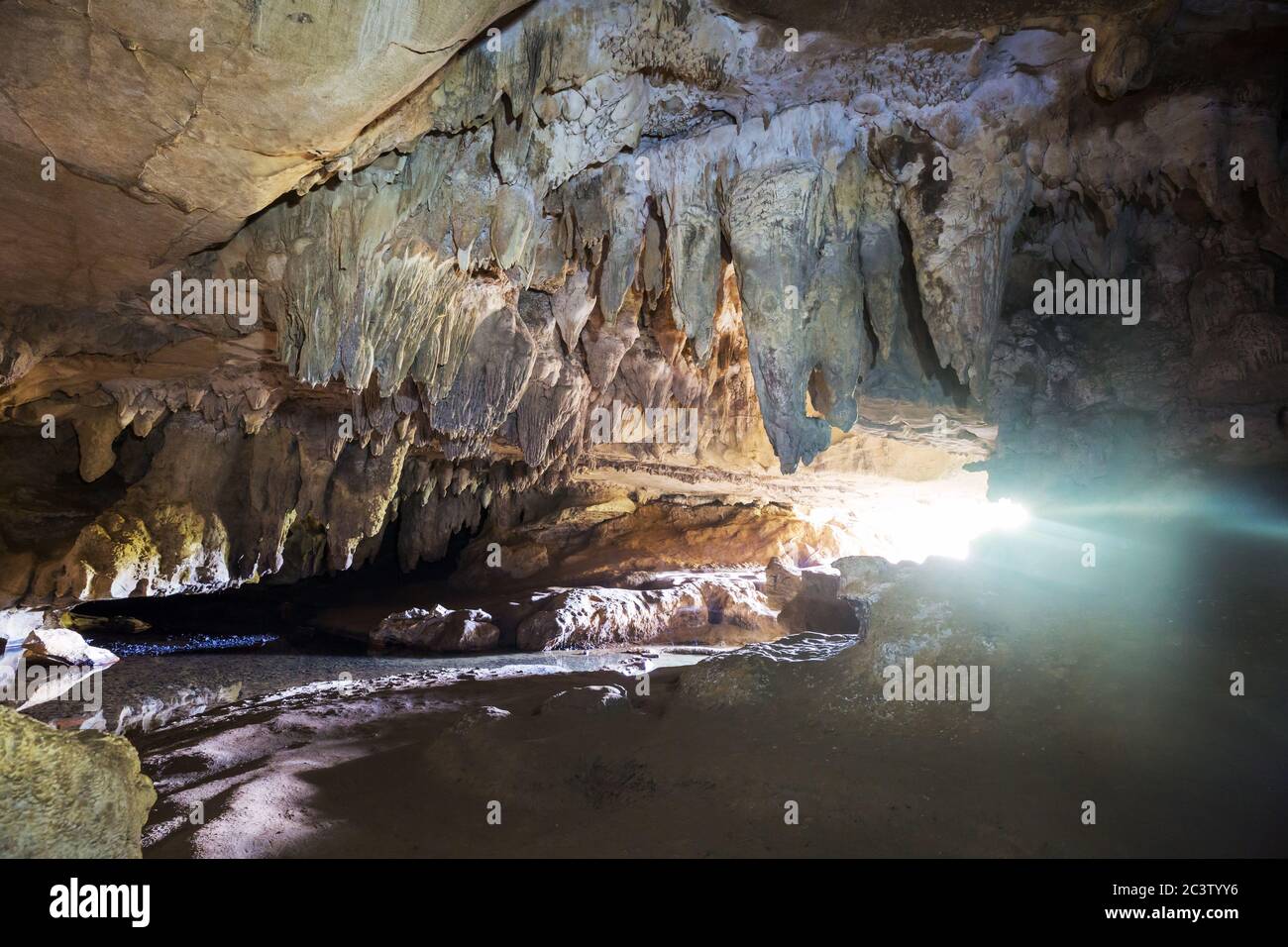Cave landscapes hi-res stock photography and images - Alamy