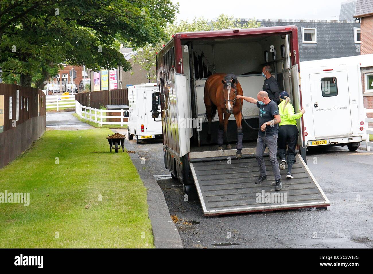 Michael Dods horse-box and horses arrive at Ayr for Scotland's first ...