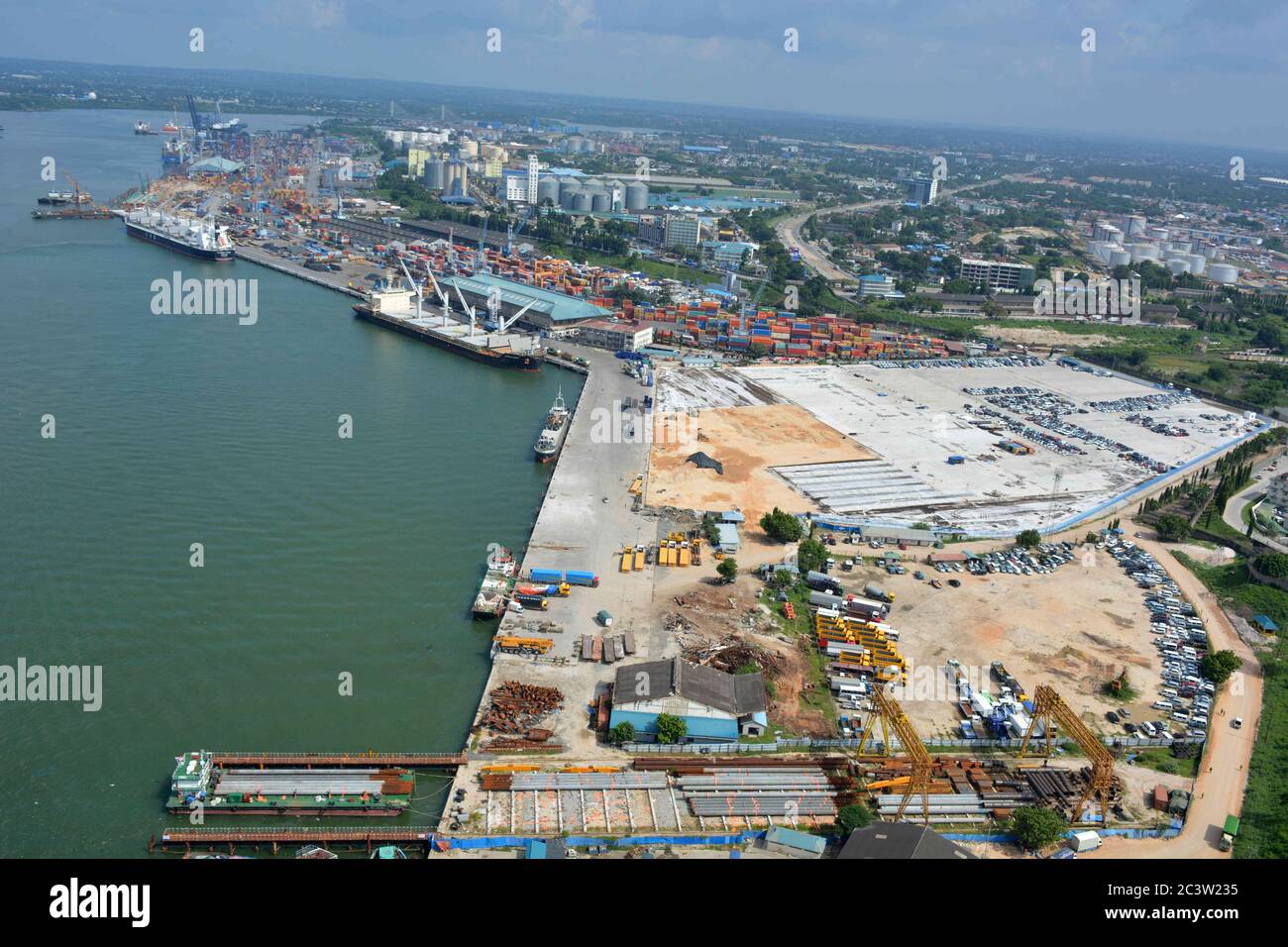 Dar es salaam port hi-res stock photography and images - Alamy