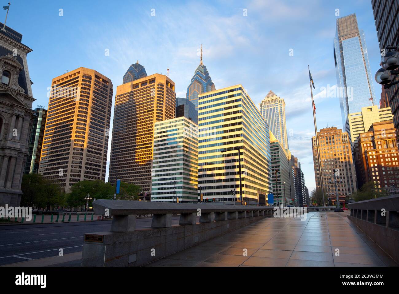 Downtown philadelphia square hi-res stock photography and images - Alamy
