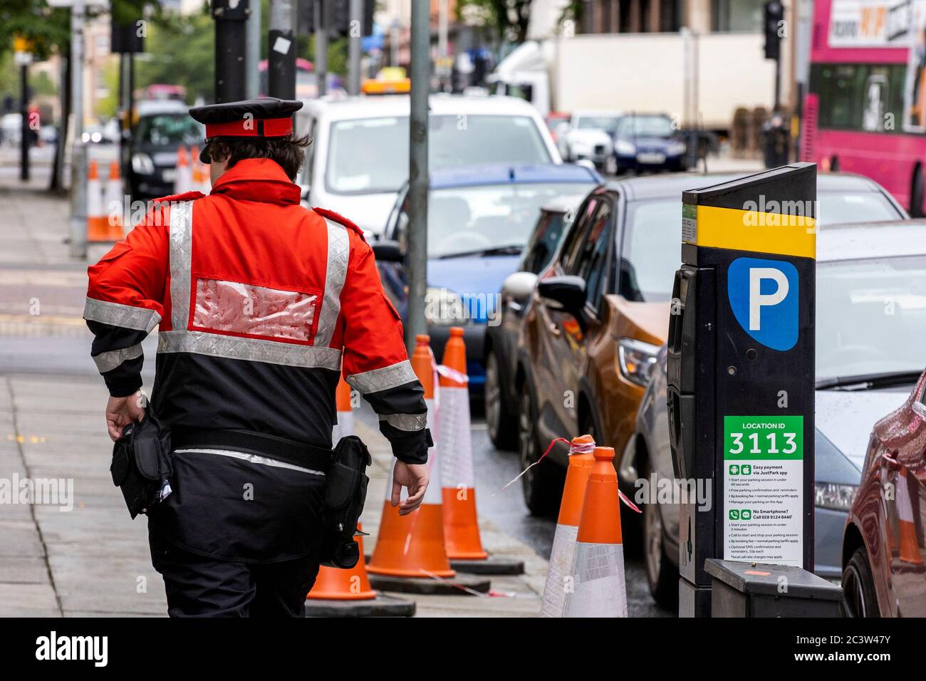 Traffic warden wardens hi-res stock photography and images - Alamy