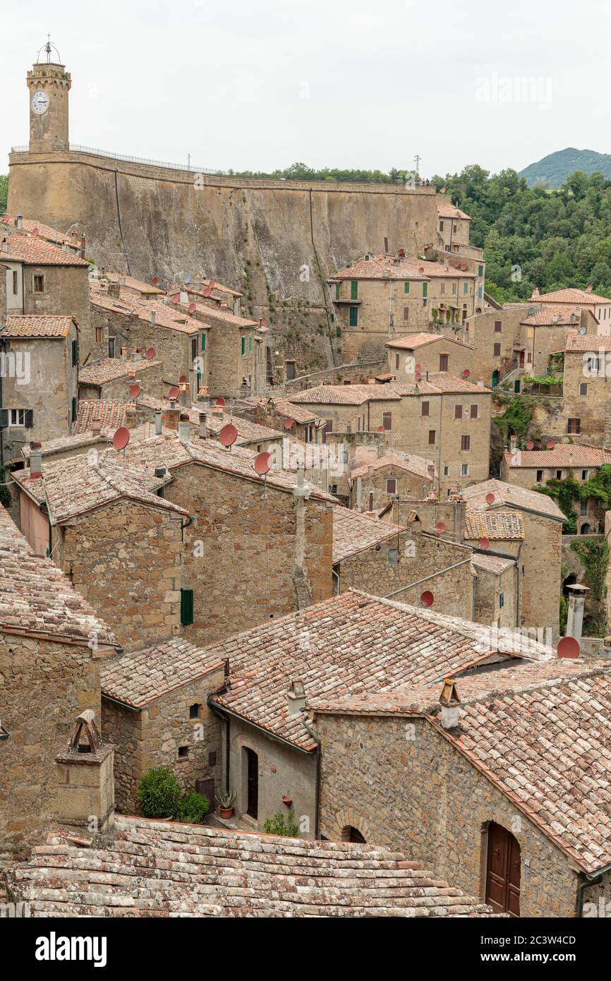 Orsini castle and the medieval hill town of Sorano, Tuscany, Italy ...
