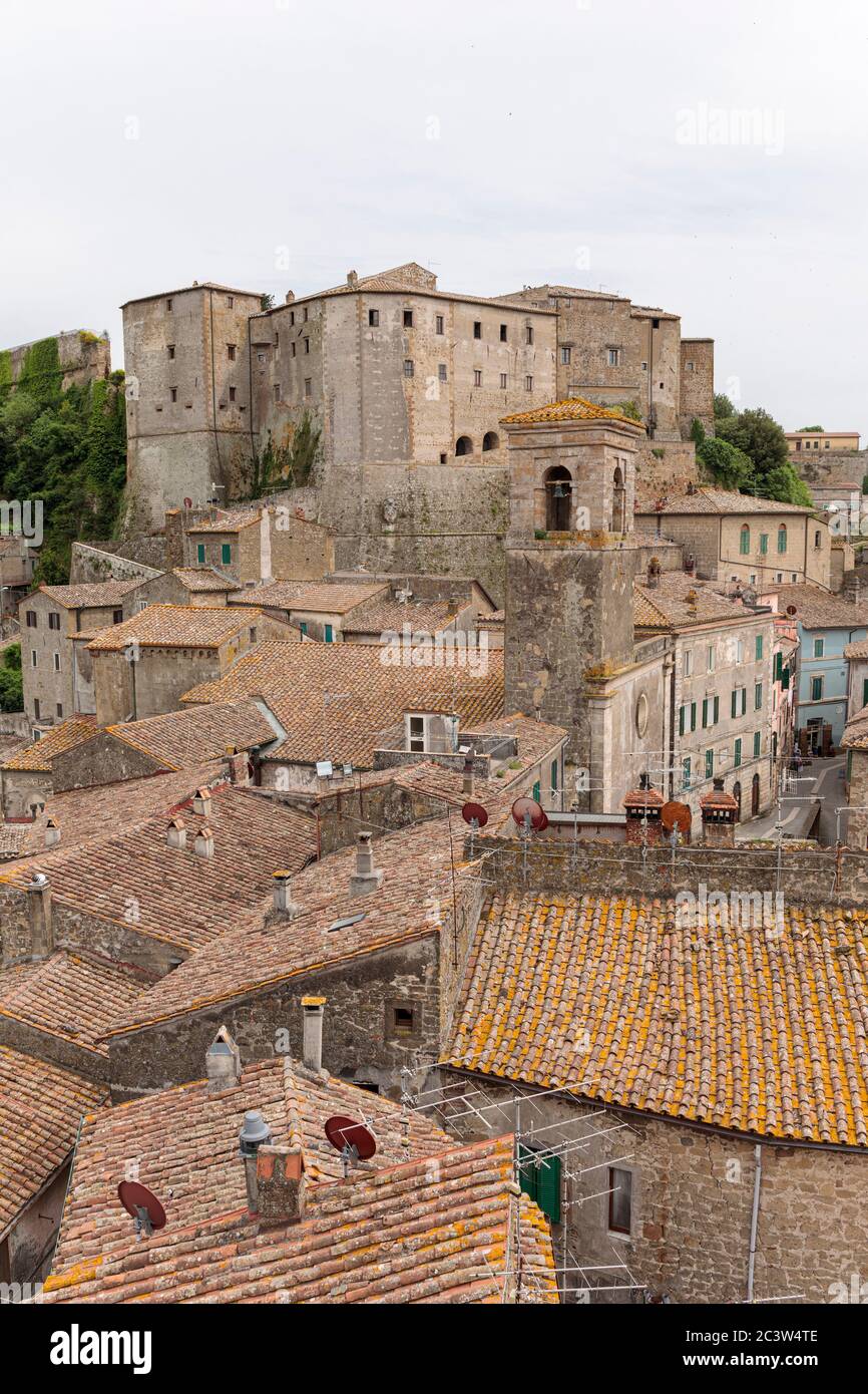 Orsini castle and the medieval hill town of Sorano, Tuscany, Italy ...