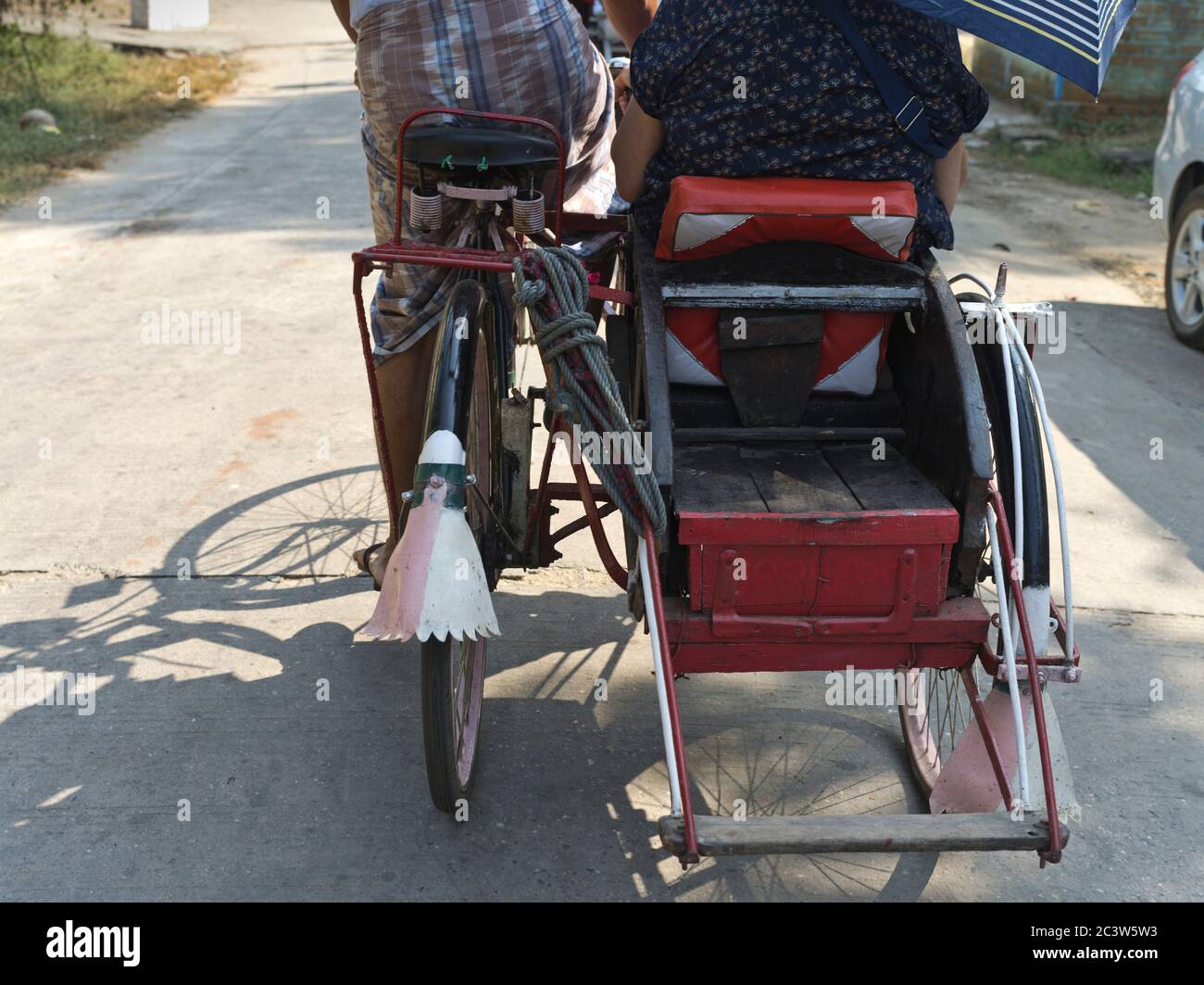 3 wheeled taxi trike hi-res stock photography and images - Alamy