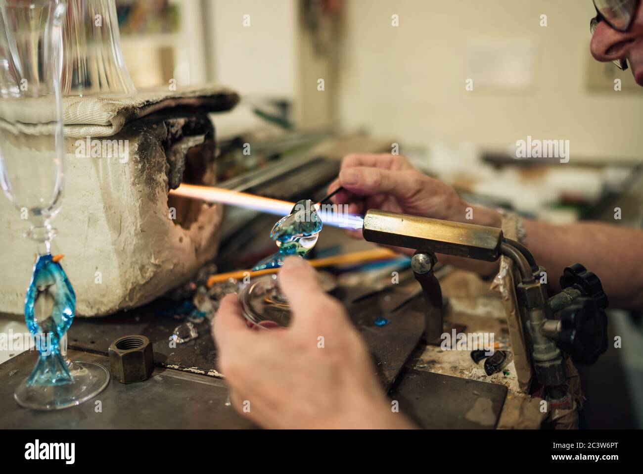 Production glass products hand hi-res stock photography and images - Alamy