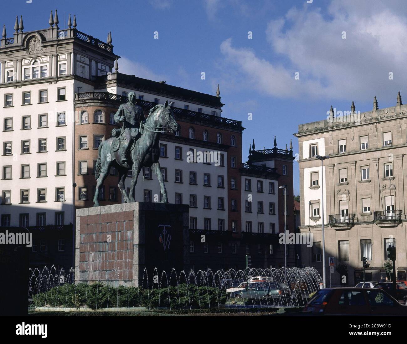 PLAZA DE ESPAÑA DE FERROL CON EL MONUMENTO A FRANCISCO FRANCO - FOTO ...