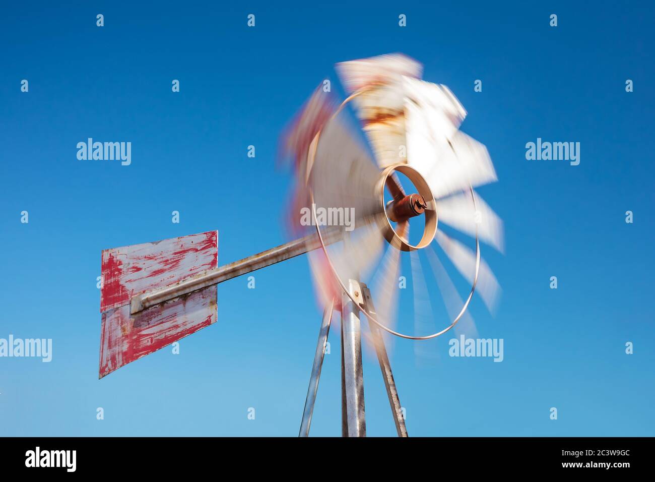 Water tower windmill hi-res stock photography and images - Alamy