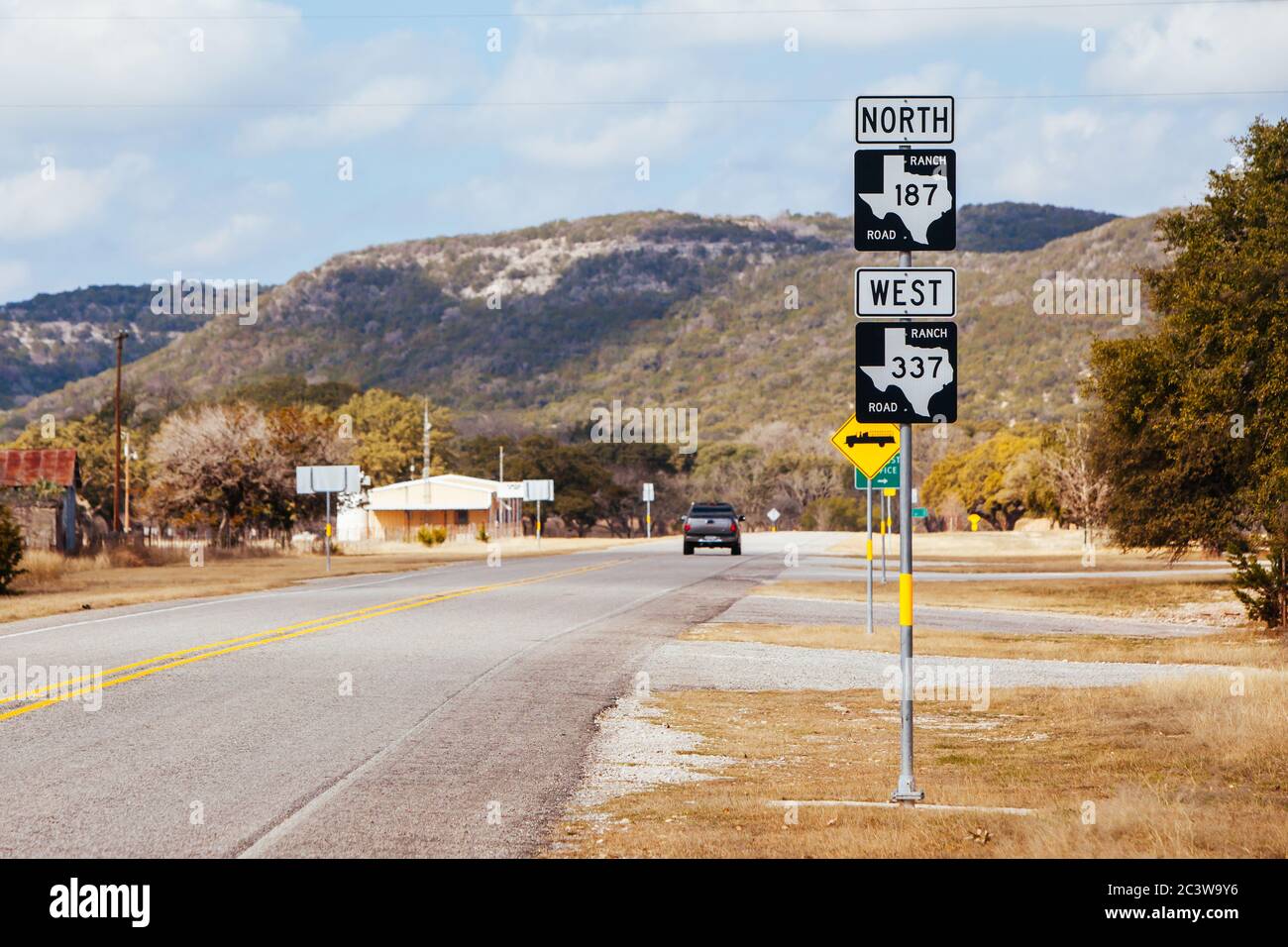 Ranch road sign in texas hi-res stock photography and images - Alamy