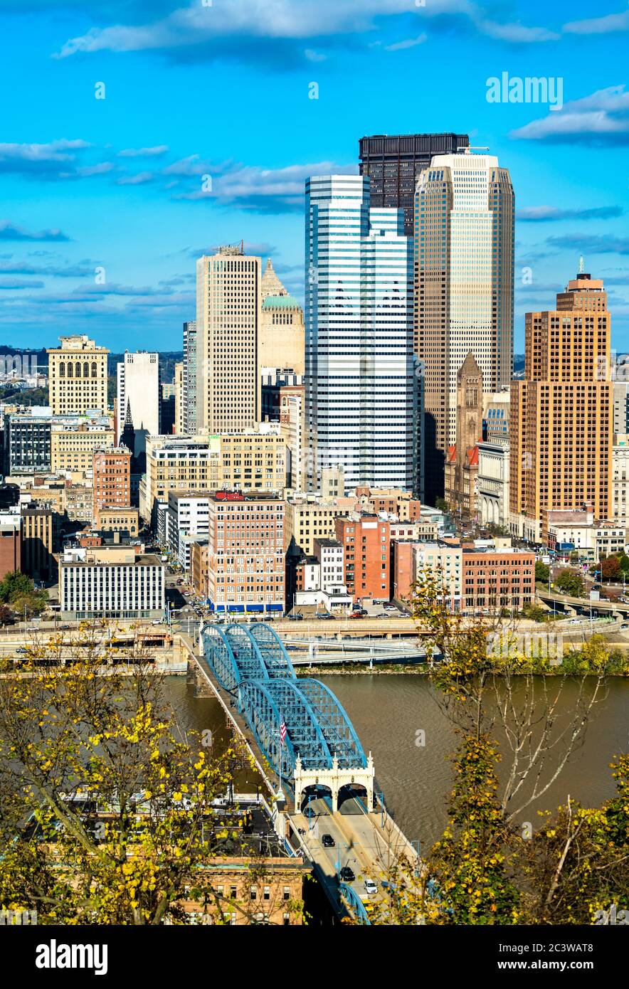 Downtown Pittsburgh and the Smithfield Street Bridge in Pennsylvania ...
