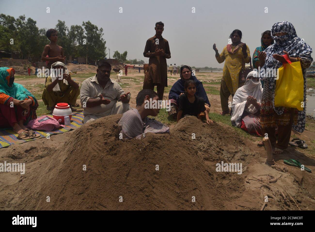 Buried in mud hi-res stock photography and images - Alamy