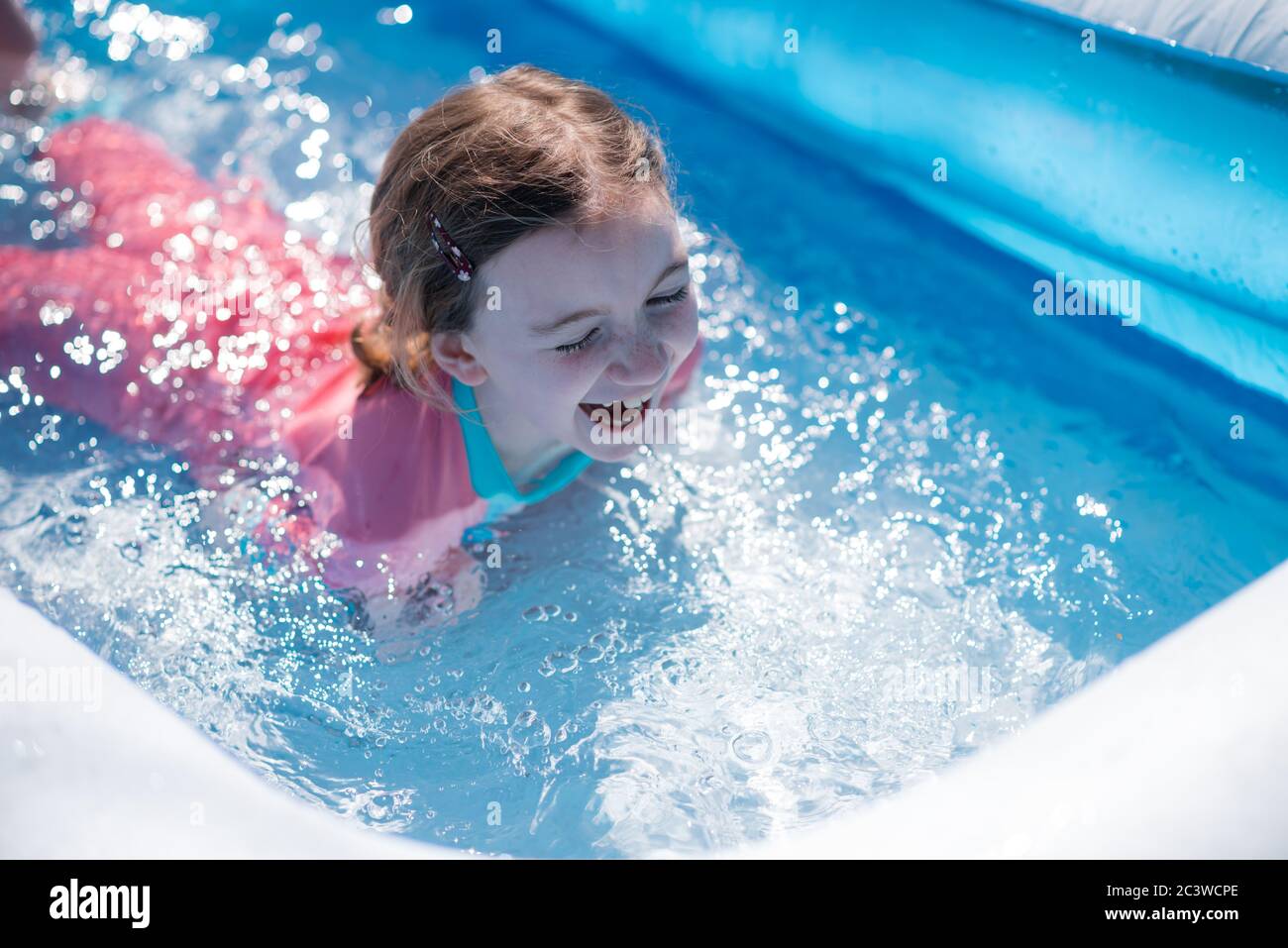 Spalshing water hi-res stock photography and images - Alamy