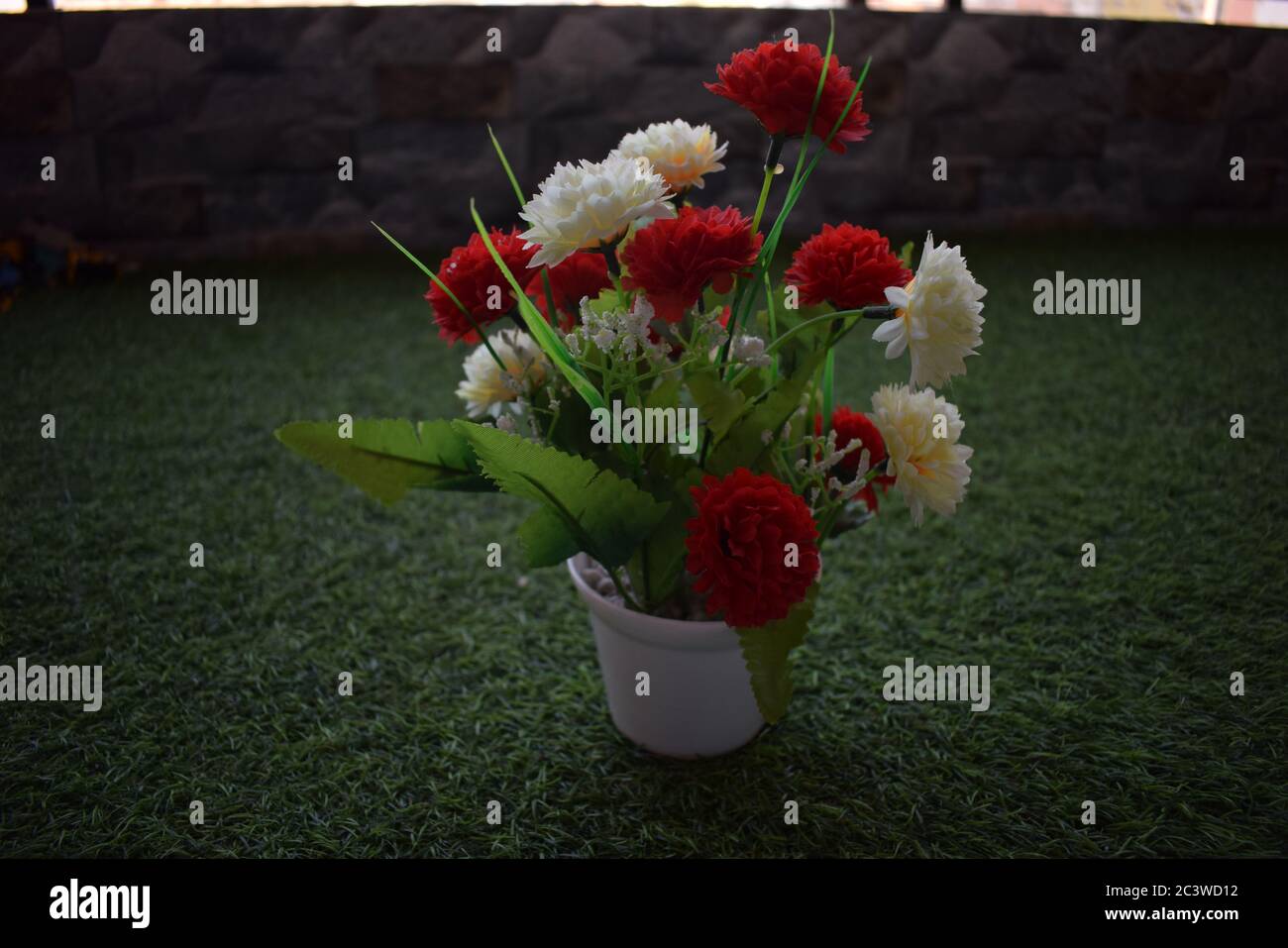 Black white rotating flower hi-res stock photography and images - Alamy