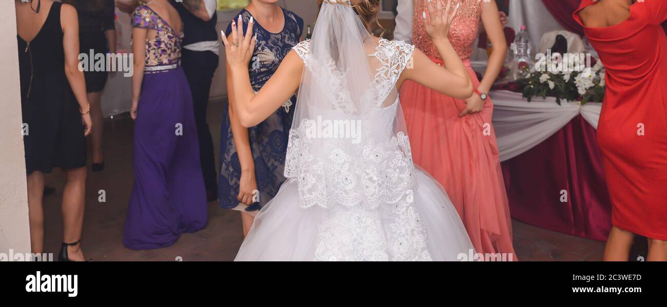 People dancing wedding hi-res stock photography and images - Alamy