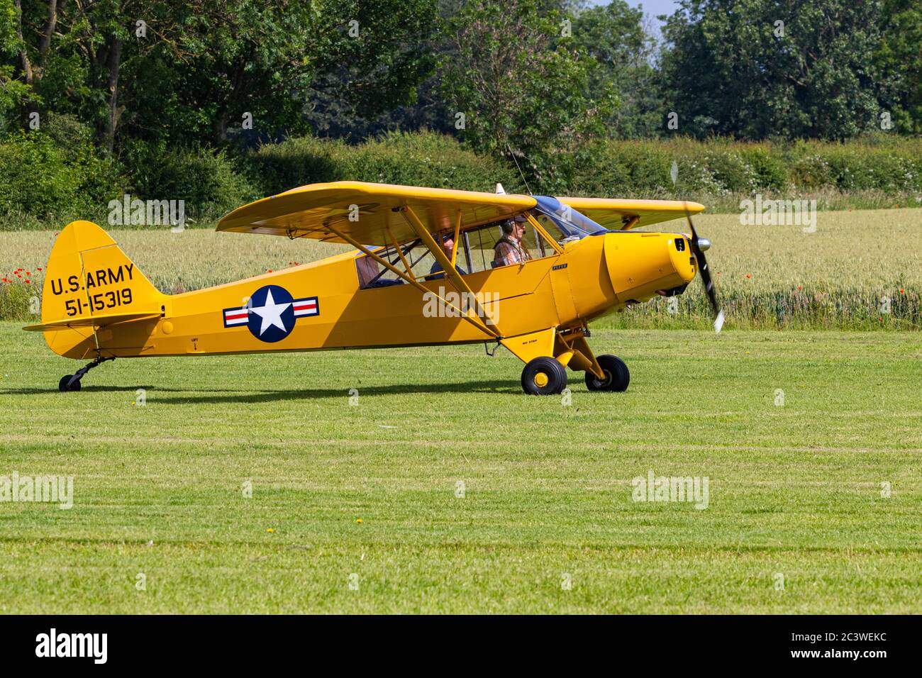 Piper L-18C Super Cub 51-15319 G-FUZZ Stock Photo - Alamy