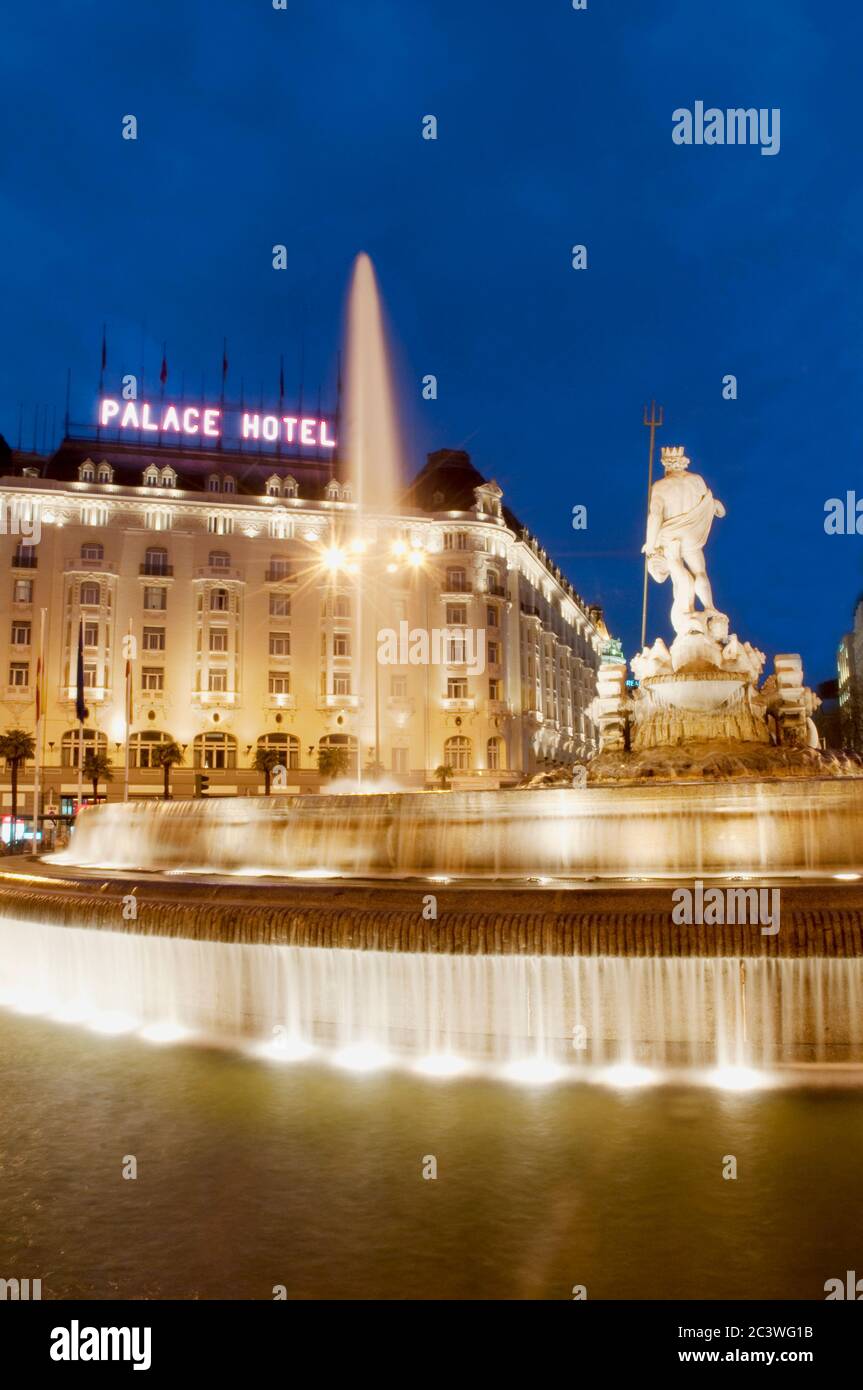Neptuno fountain and Palace Hotel, night view. Madrid, Spain Stock ...
