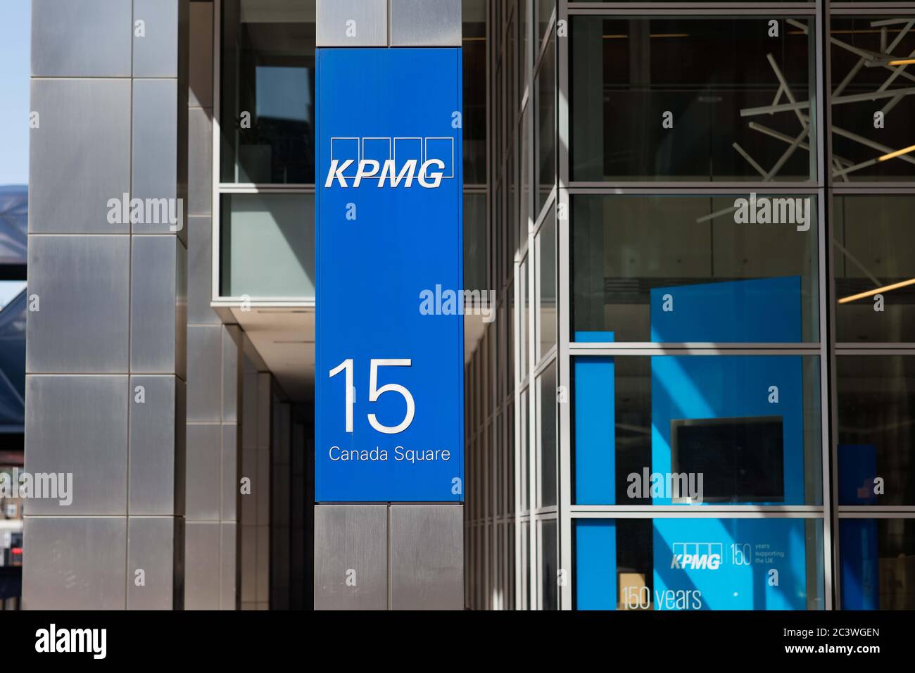 KPMG General View GV at 15 Canada Square, Canary Wharf, London Stock ...