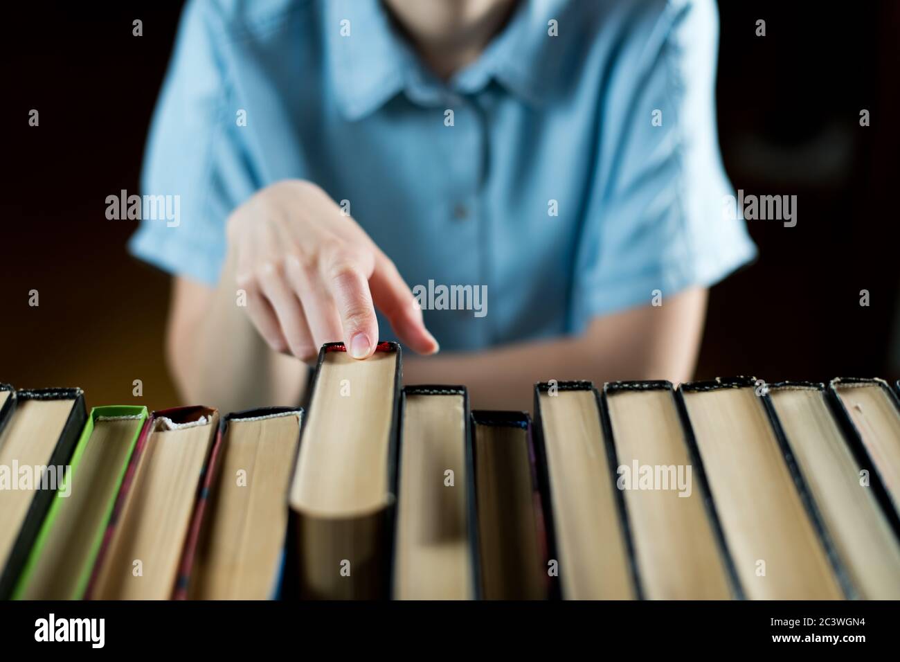 Hand picking up paper hi-res stock photography and images - Alamy