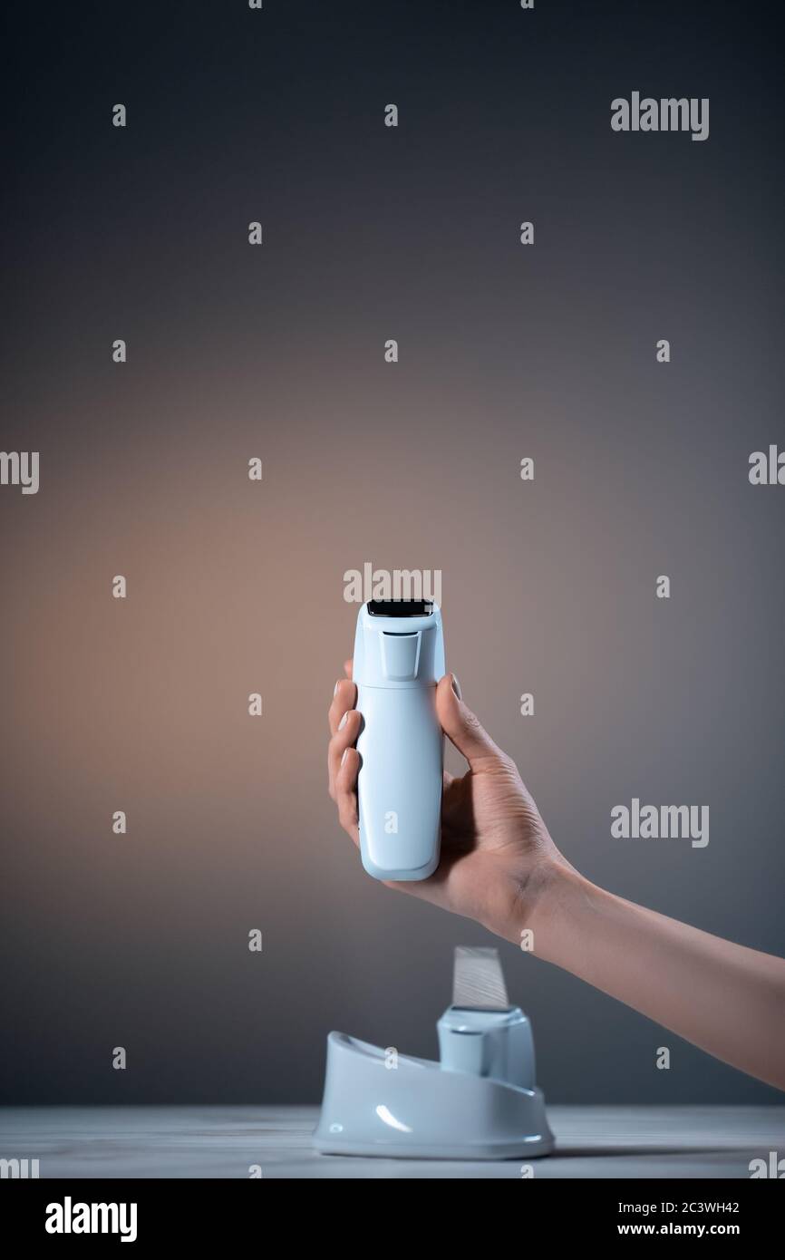 Ultrasonic skin cleaner hi-res stock photography and images - Alamy
