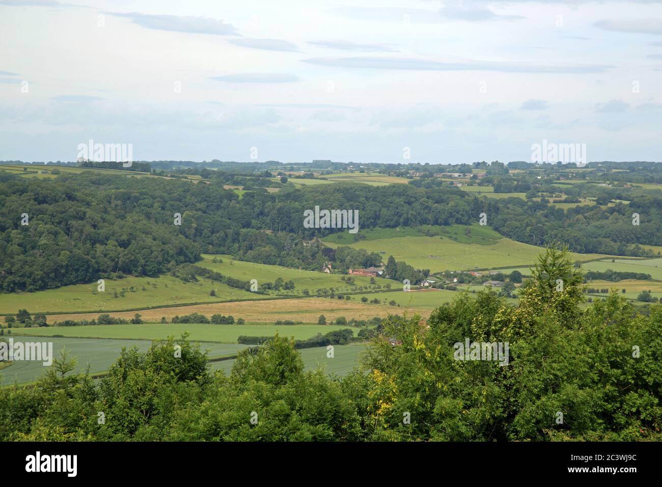 Views of the Teme valley from the Worcestershire way long distance ...