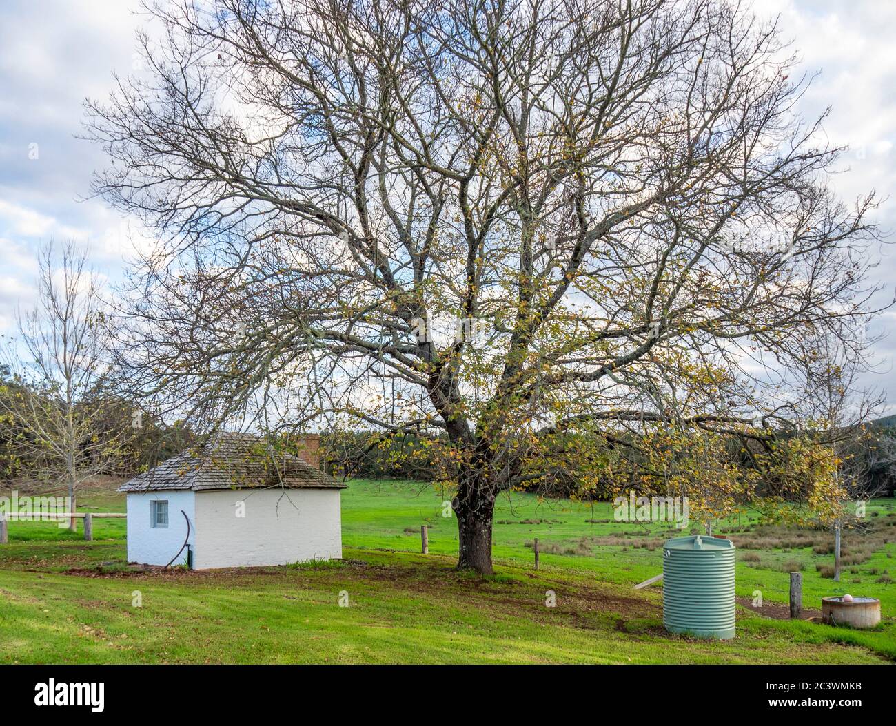 Whitewashed shingles hi-res stock photography and images - Alamy