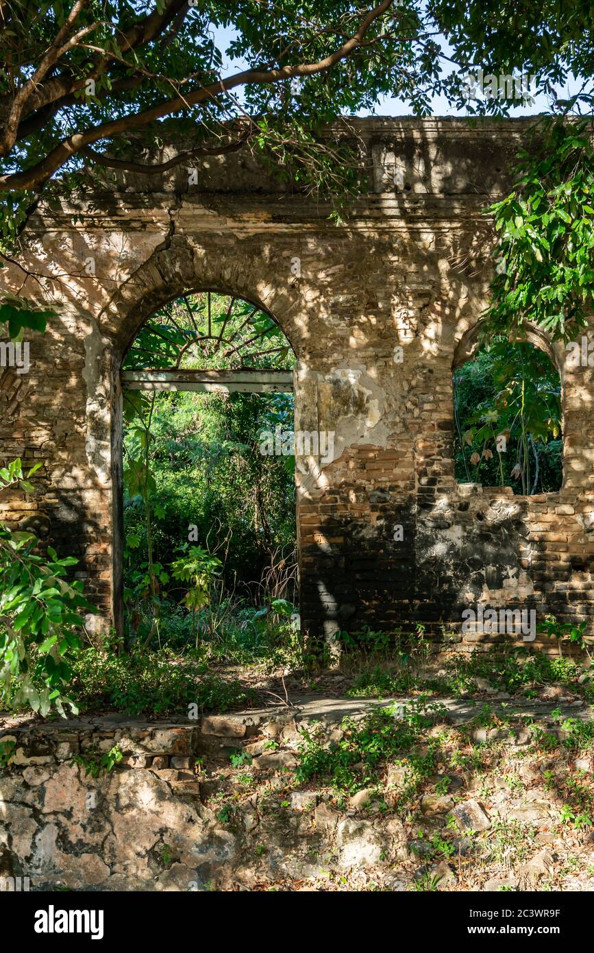 Beautiful ruins hi-res stock photography and images - Alamy
