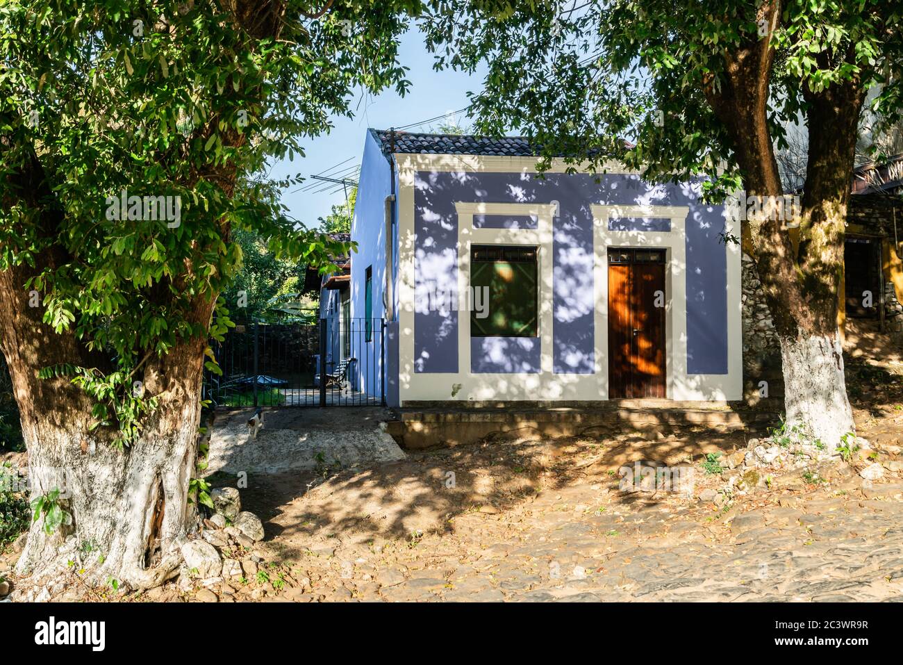 Simple lifestyle hi-res stock photography and images - Alamy