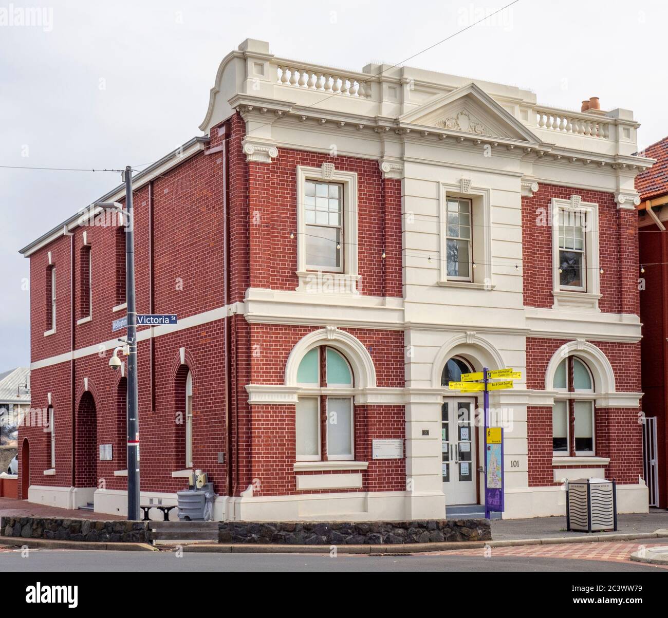 Gable cornice cornices hi-res stock photography and images - Alamy
