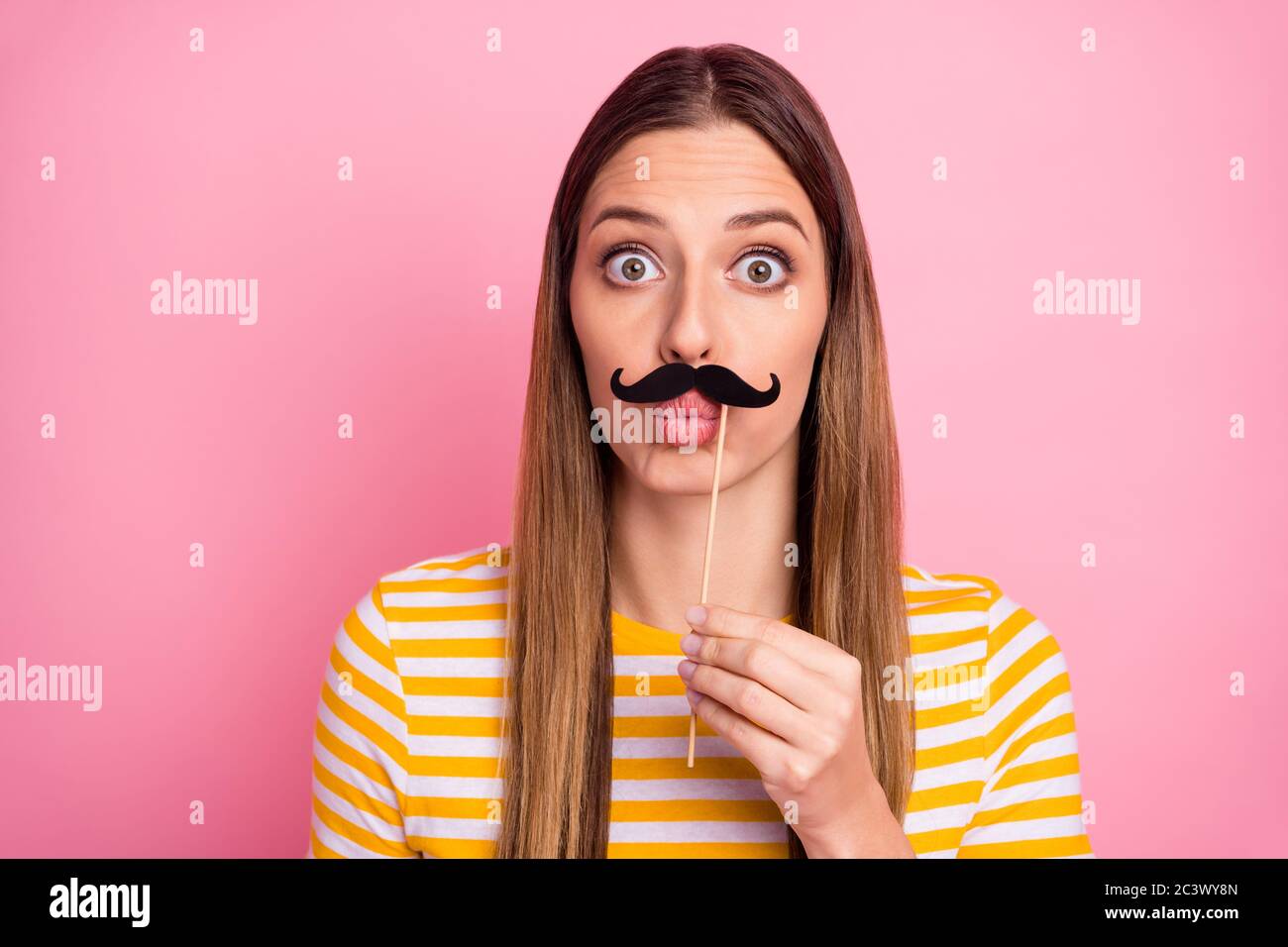 Close-up portrait of her she nice attractive lovely pretty cute foolish ...