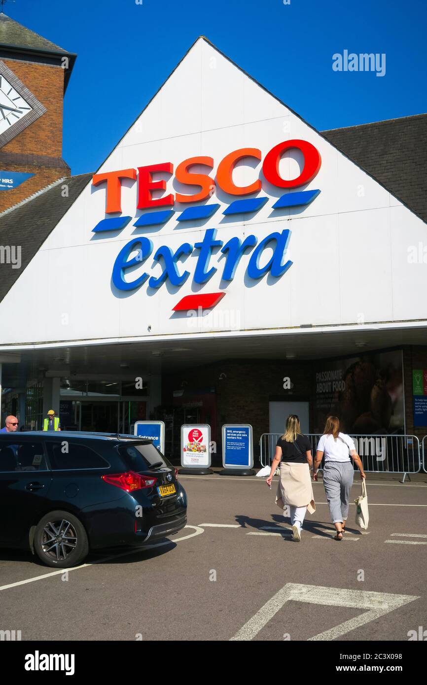 Tesco Superstore Uk High Resolution Stock Photography and Images - Alamy