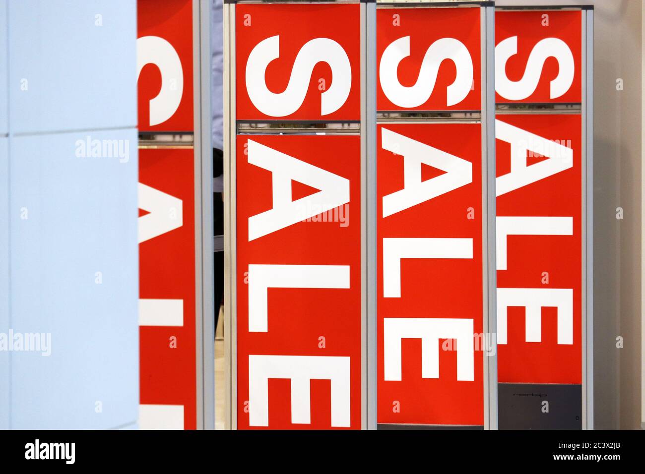 Sale signs mall hi-res stock photography and images - Alamy