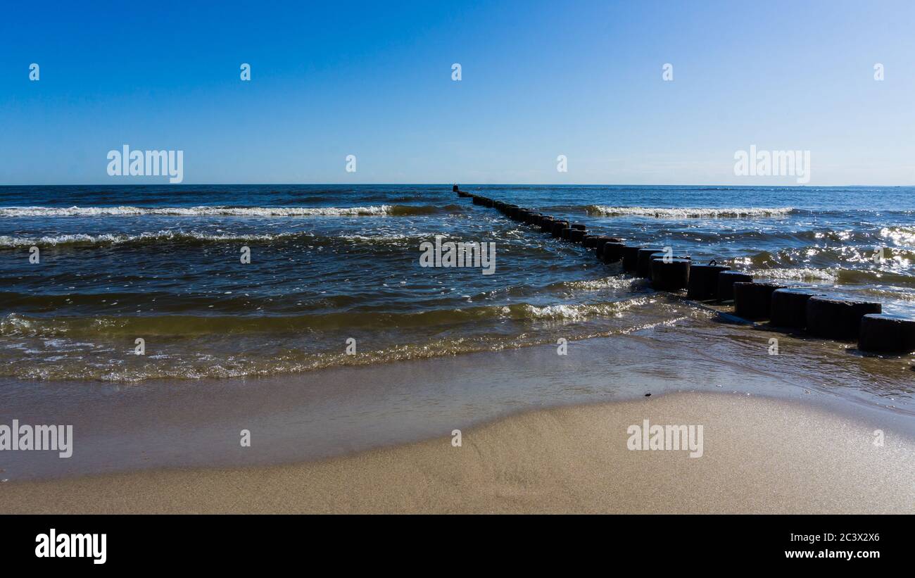 Groin beach sea ocean hi-res stock photography and images - Alamy