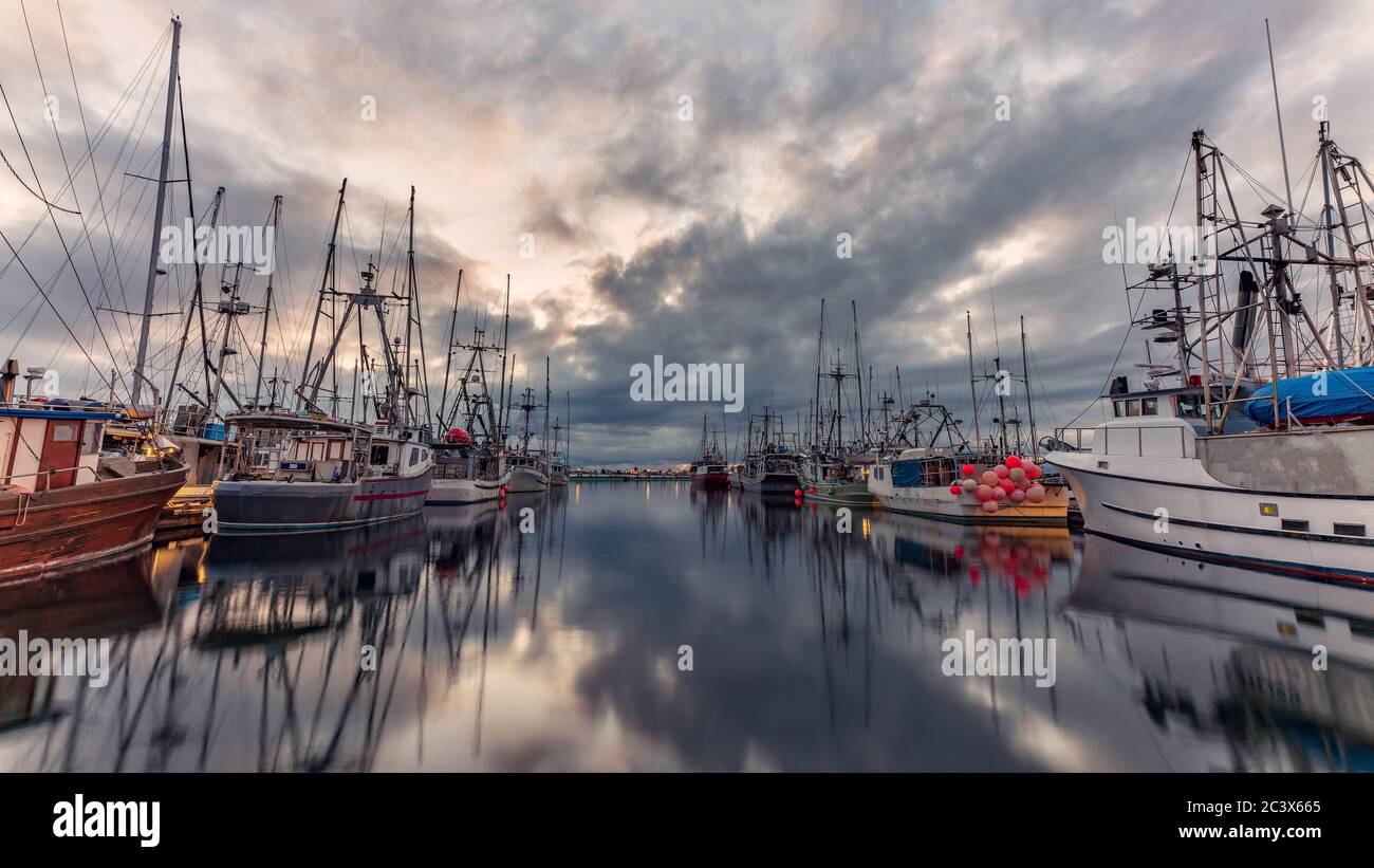 Amazing reflection at Comox harbour on Vancouver Island, British ...