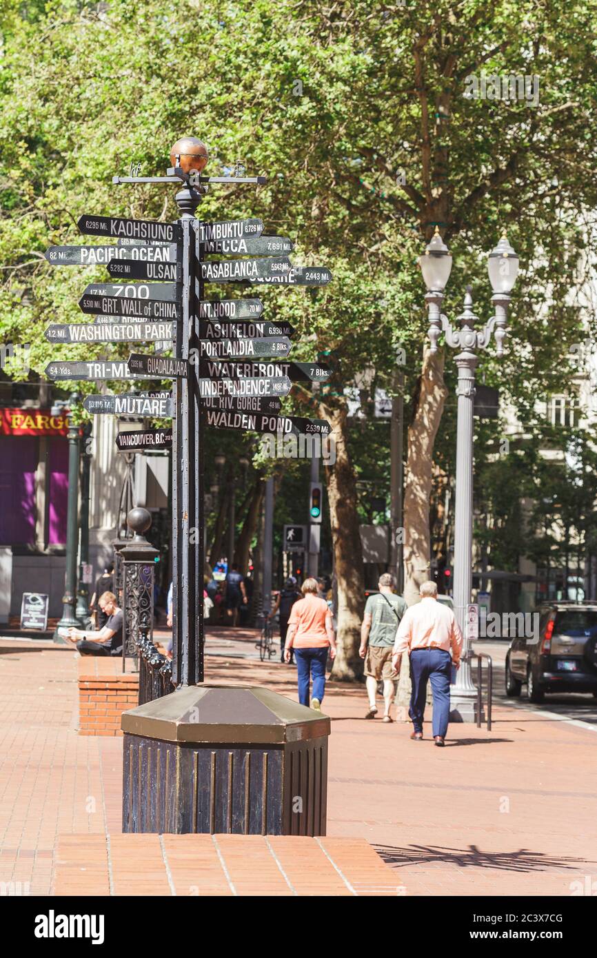 Signpost pointing in many directions hi-res stock photography and ...